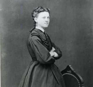 Life and Heroism of Ida Lewis Honored at Graveside Ceremony